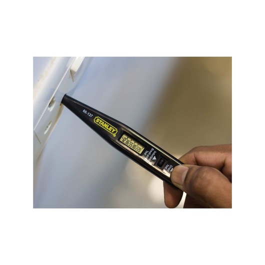 DIGITAL VOLTAGE TESTER | STANLEY