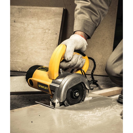 373W 152mm Bench Grinder | STANLEY